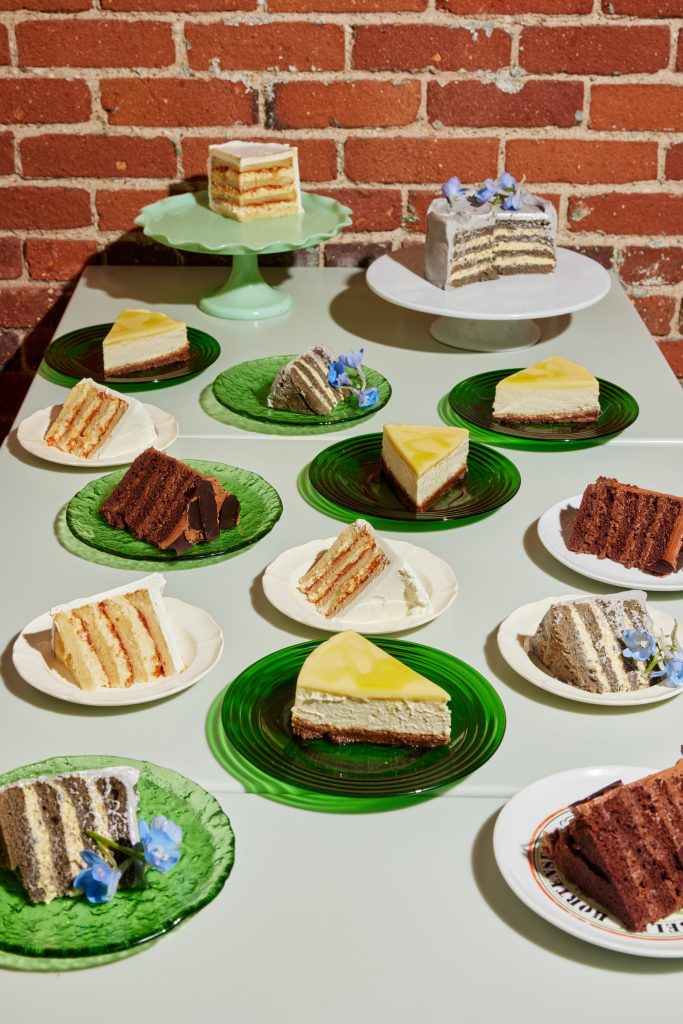 Square Cake: Perfecting the Art of Baking and Decorating – CakePedia